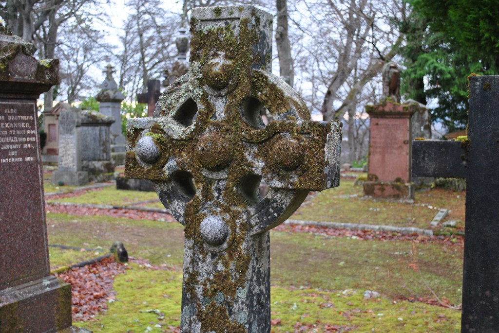 crosses – Graveyards of Scotland