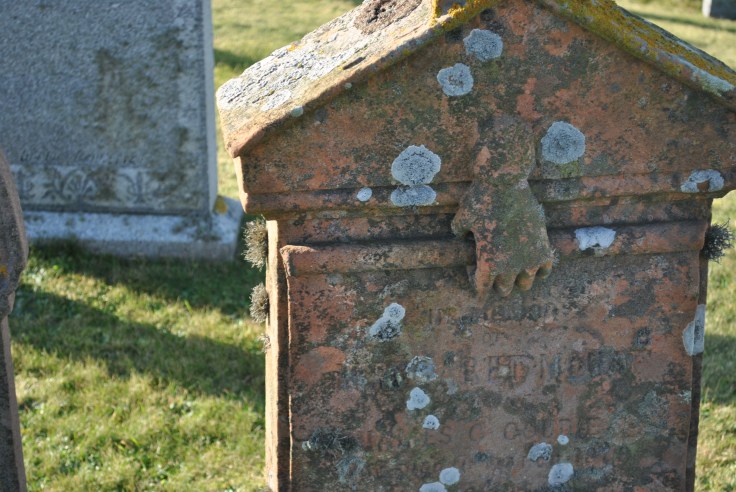 grave mounds – Graveyards of Scotland