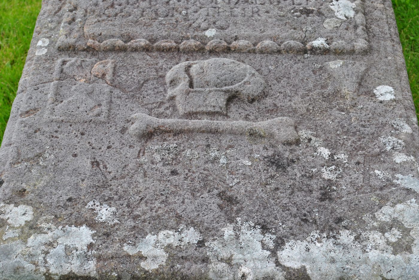 grave of a teenage hero – Graveyards of Scotland