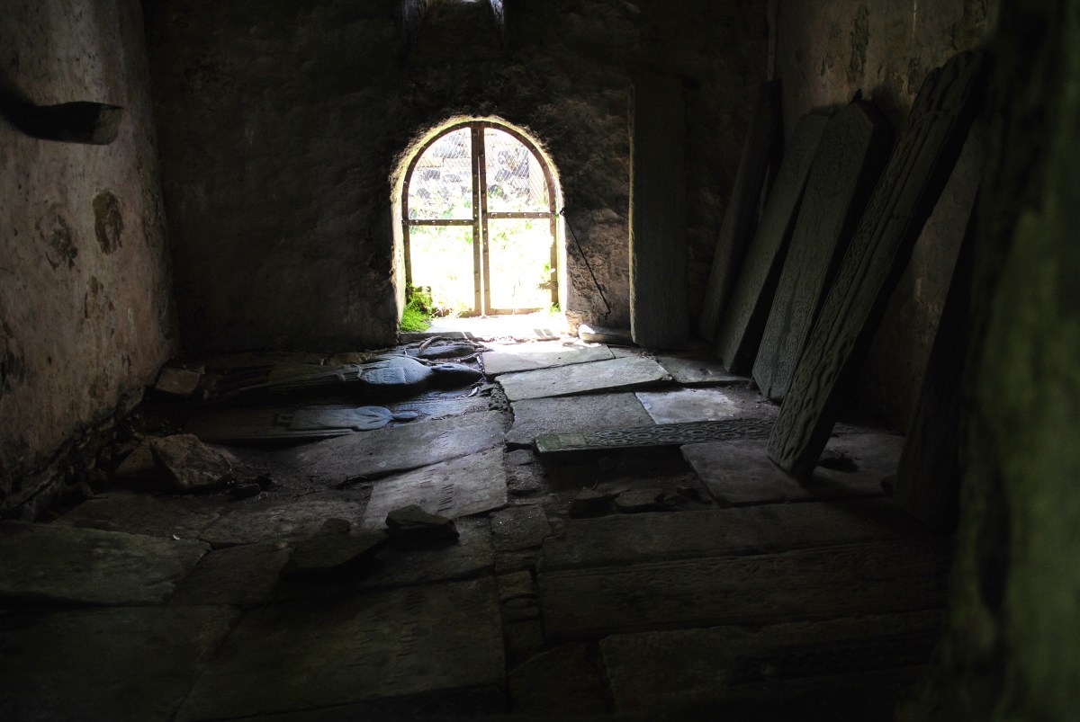 Bane, bone and stone – Graveyards of Scotland